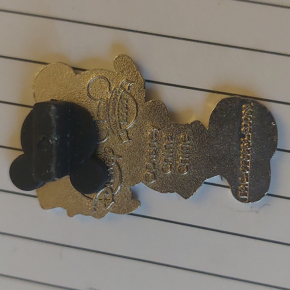 Disneys Mickey Mouse Pin Gem